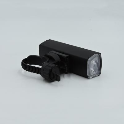 Cina L'alto lume Ipx6 LED va in bicicletta la torcia elettrica di carico veloce della bicicletta di USB della luce in vendita