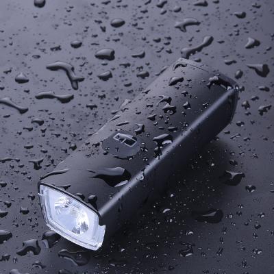 Cina L'alto lume Ipx6 LED va in bicicletta la torcia elettrica di carico veloce della bicicletta di USB della luce in vendita