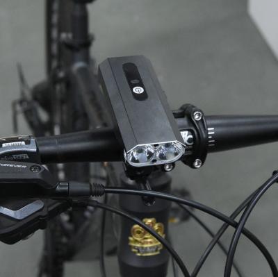 Cina Insieme ricaricabile della luce della bici di USB della luce della coda della bicicletta di Front Headlight And Free Rear LED in vendita