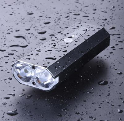 Cina Insieme ricaricabile della luce della bici di USB della luce della coda della bicicletta di Front Headlight And Free Rear LED in vendita