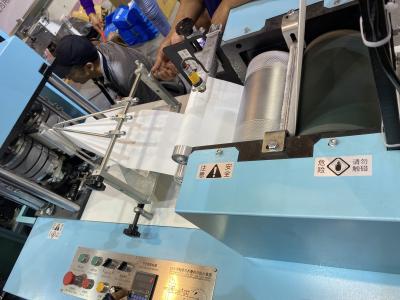 Cina Linea di produzione pneumatica della carta velina di Mini Napkin Paper Machine Pocket 380V in vendita