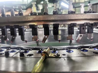 Cina Piste 5.5KW completamente automatico della macchina per maglieria 4 del vello 16-24RPM in vendita