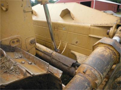 Cina Bulldozer 2003, mini bulldozer della seconda mano di anno del cingolo di Caterpillar D8R da vendere  in vendita