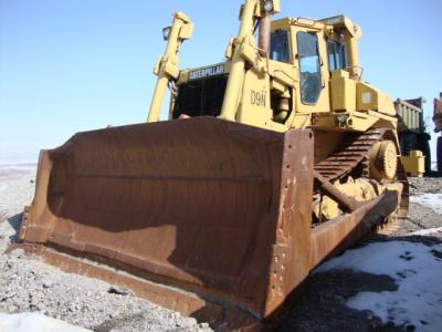 Chine Tension de l'équipement mobile de terre de Caterpillar D9N d'occasion 24V avec 6 cylindres à vendre