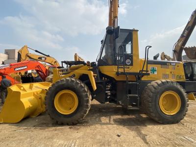 Cina 3-5 tonnellate di seconda mano Komatsu WA320-3 caricatore a ruote caricatore anteriore usato in vendita