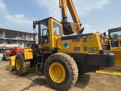 Cina 3-5 tonnellate di seconda mano Komatsu WA320-3 caricatore a ruote caricatore anteriore usato in vendita