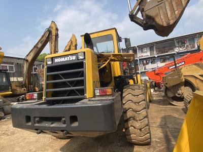 Cina 3-5 tonnellate di seconda mano Komatsu WA320-3 caricatore a ruote caricatore anteriore usato in vendita