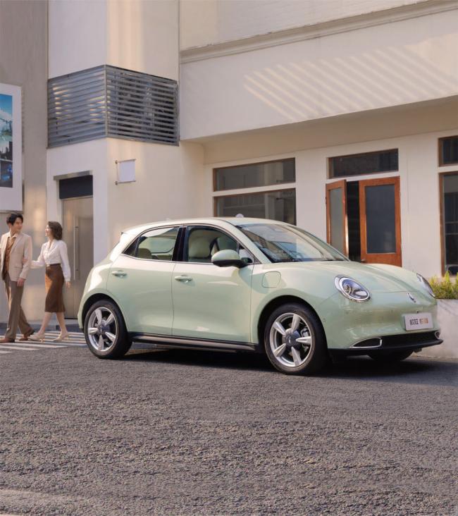 Made in China Hot Sales New Energy Ora Good Mini Car with Good Looking Smart EV 400km Cars