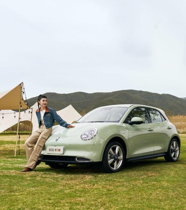 Made in China Hot Sales New Energy Ora Good Mini Car with Good Looking Smart EV 400km Cars