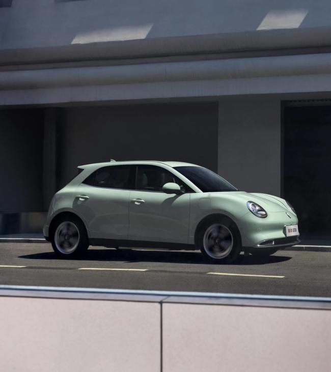 Made in China Hot Sales New Energy Ora Good Mini Car with Good Looking Smart EV 400km Cars
