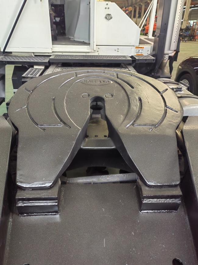 China Similar Kalmar Smart Terminal Tractor/ Shunt Truck/Yard Truck for Quick Move Cargo Containers