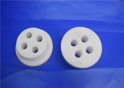 Cina Disco ceramico dell'allumina con il piccolo foro, multiplo terminale ceramico ad alta temperatura dell'alloggio in vendita