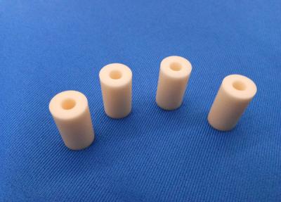 Cina Dell'allumina ceramica di 99 degli isolanti Al2o3 componenti di precisione isolante ceramico con la vite M4 in vendita