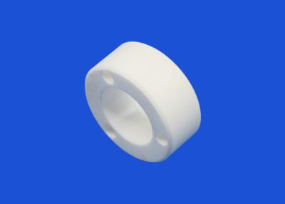 Cina Boccola ceramica dell'allumina dell'ossido di alluminio di 97% con la filettatura in vendita
