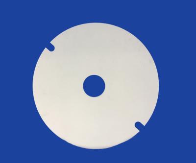 Cina Disco ceramico dell'allumina con il piccolo foro, multiplo terminale ceramico ad alta temperatura dell'alloggio in vendita