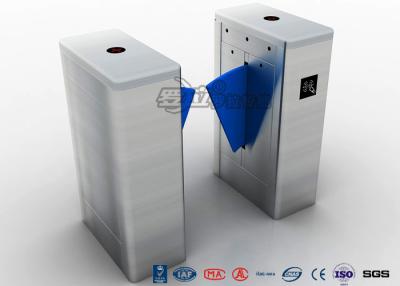 Cina Entrata dei cancelli girevoli di altezza del portone della barriera della falda mezza con la falda molle rossa in vendita