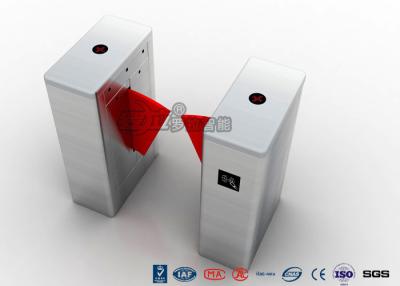 Cina Entrata dei cancelli girevoli di altezza del portone della barriera della falda mezza con la falda molle rossa in vendita