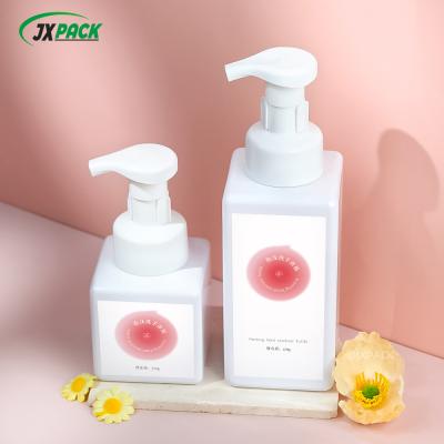 Cina 15oz bottiglia di pompa di schiuma quadrata Eco-friendly bottiglia di detergente per il viso in schiuma per la cura personale cosmetica in vendita