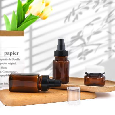 China Light-blocking Food-grade Plastic Spray Bottle with Fine Mist Sprayer for Cosmetics and Medicines for sale