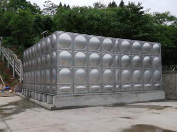 Cina Serbatoio d'acqua in acciaio inossidabile da 120 tonnellate con acqua pulita e materiale di resine in vendita