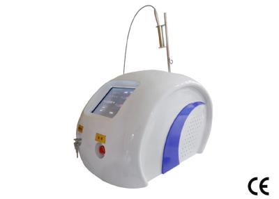 Cina Passi il dispositivo del trattamento del laser della vena varicosa per rimozione 5Hz delle vene di porpora delle gambe in vendita