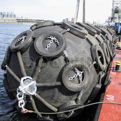 China ISO17357 Hydro Pneumatic Marine Fender 0.5m- 4.5m With Chain Tyre Net for sale