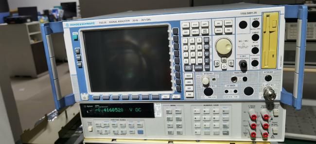 Top view of R&S FSQ26 showing ventilation and labeling