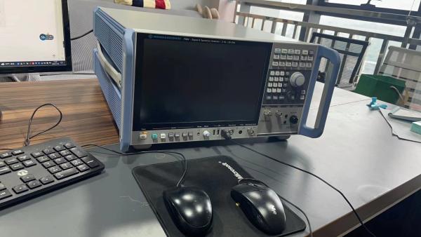 Quality 85 GHz Ultra Wideband Signal Spectrum Analyzer Rohde & Schwarz FSW85 for sale