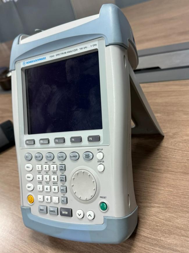 Display screen of FSH3 Spectrum Analyzer in operation