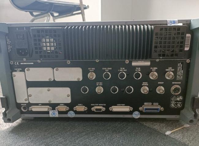 Rohde & Schwarz FSEB20 Spectrum Analyzer display close-up