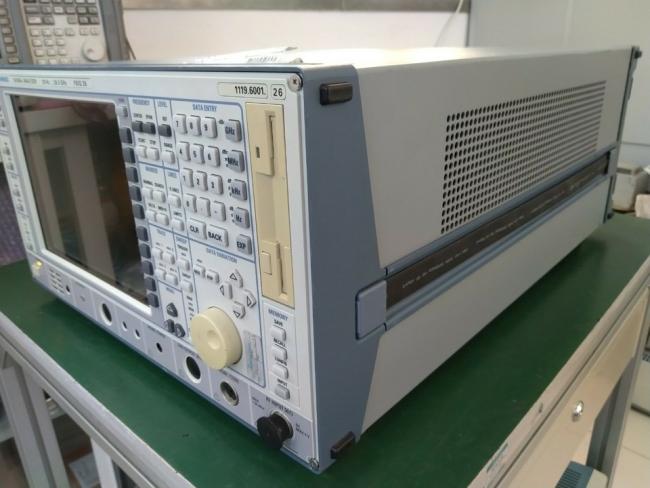 Rohde & Schwarz R&S FSIQ26 front panel