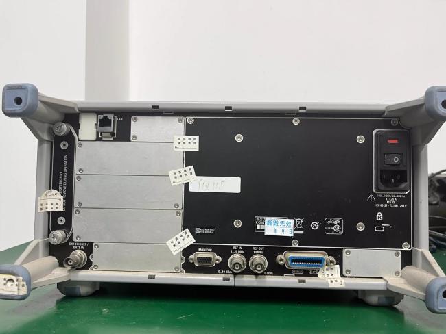 Rohde & Schwarz FSV4 Spectrum Analyzer measurement screen