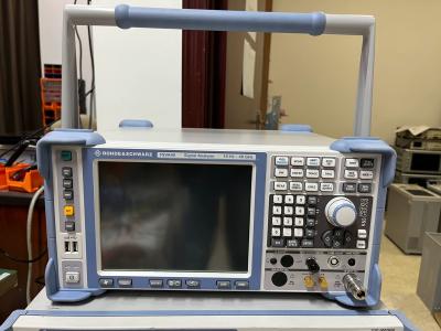 中国 ローデ・シュワルツ FSVA40 広帯域ベクトル信号アナライザ 40 GHz 販売のため