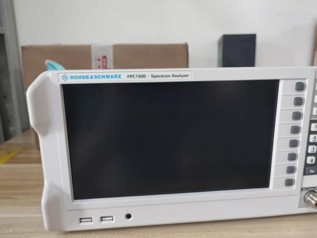 Rohde & Schwarz R&S FPC1500 display showing spectrum analysis