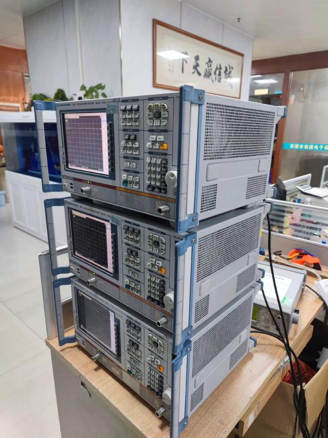 Rohde & Schwarz ZVB8 NVA rear panel connections