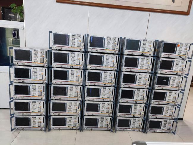 Rohde & Schwarz ZVB8 NVA side view