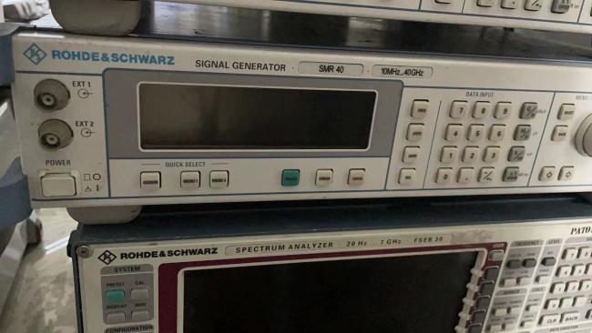 Rohde & Schwarz R&S SMR40 front panel view