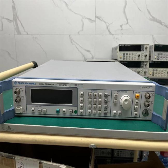 Rohde & Schwarz SMR27 Signal Generator side view