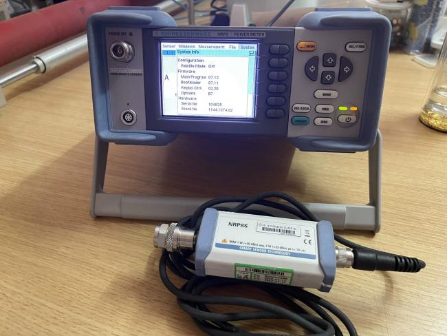 Rohde & Schwarz R&S NRP2 side view