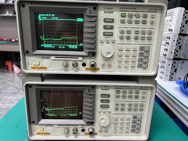 Agilent HP 8596E side view