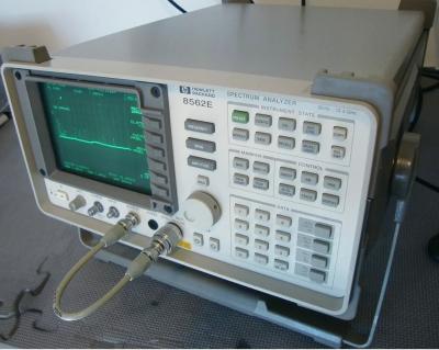 中国 HP Agilent 8562E ポータブルRFスペクトラムアナライザ 13.2 GHz スペクトラムアナライザ 販売のため