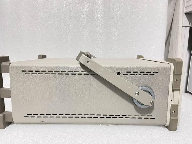 HP Agilent 8562E Spectrum Analyzer display close-up