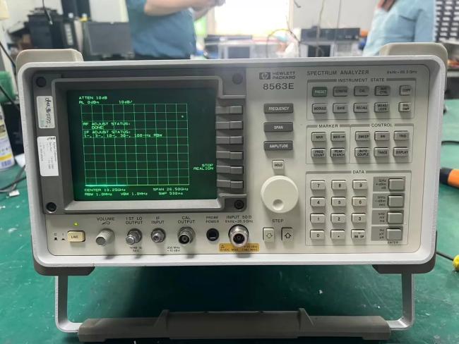 Close-up of HP Agilent 8563E Spectrum Analyzer interface