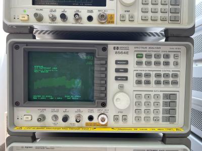 China Analizador de espectro RF portátil HP Agilent 8564E de 9 kHz a 40 GHz en venta
