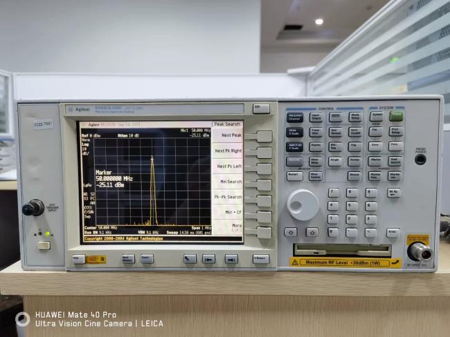 Agilent E4445A Spectrum Analyzer side view