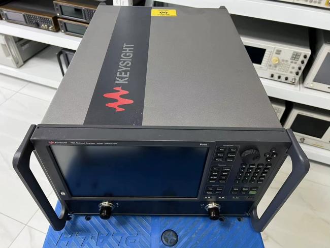 Agilent Keysight N5224B PNA Network Analyzer side view
