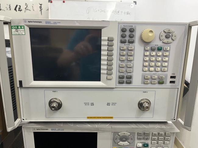 Agilent E8364B display showing measurement results