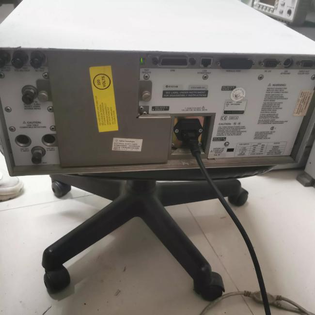 Agilent 8714ET display showing measurement results