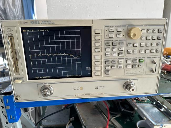 Side view of Agilent 8722ES showing ports and connections
