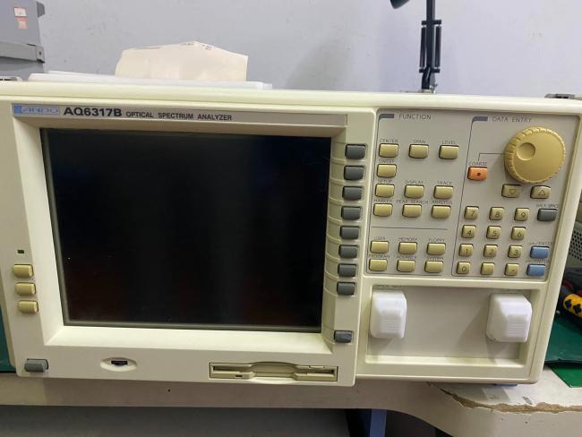Yokogawa AQ6317B side view